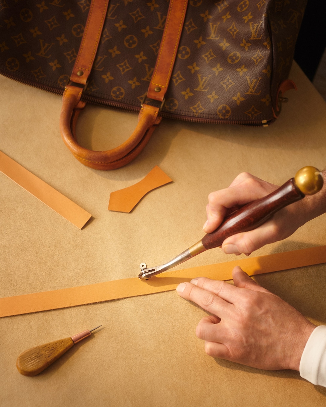 Louis Vuitton Services | LOUIS VUITTON