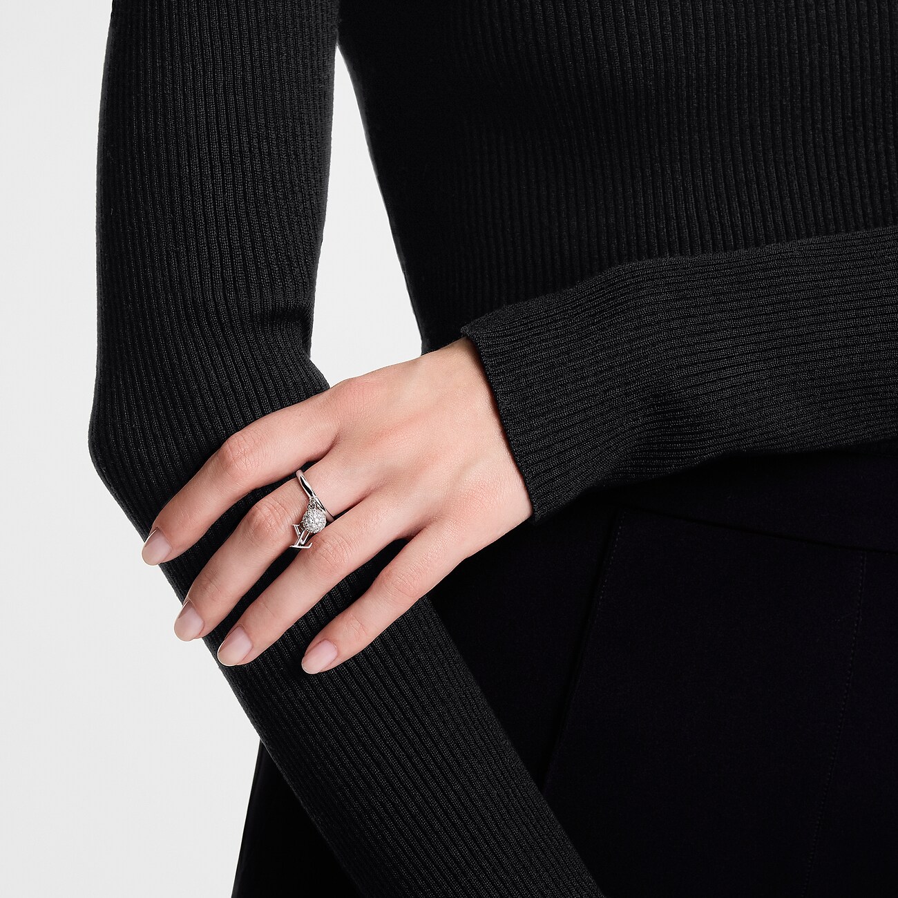 LV Iconic Louisa Strass Ring S00 - Women - Fashion Jewelry | LOUIS ...